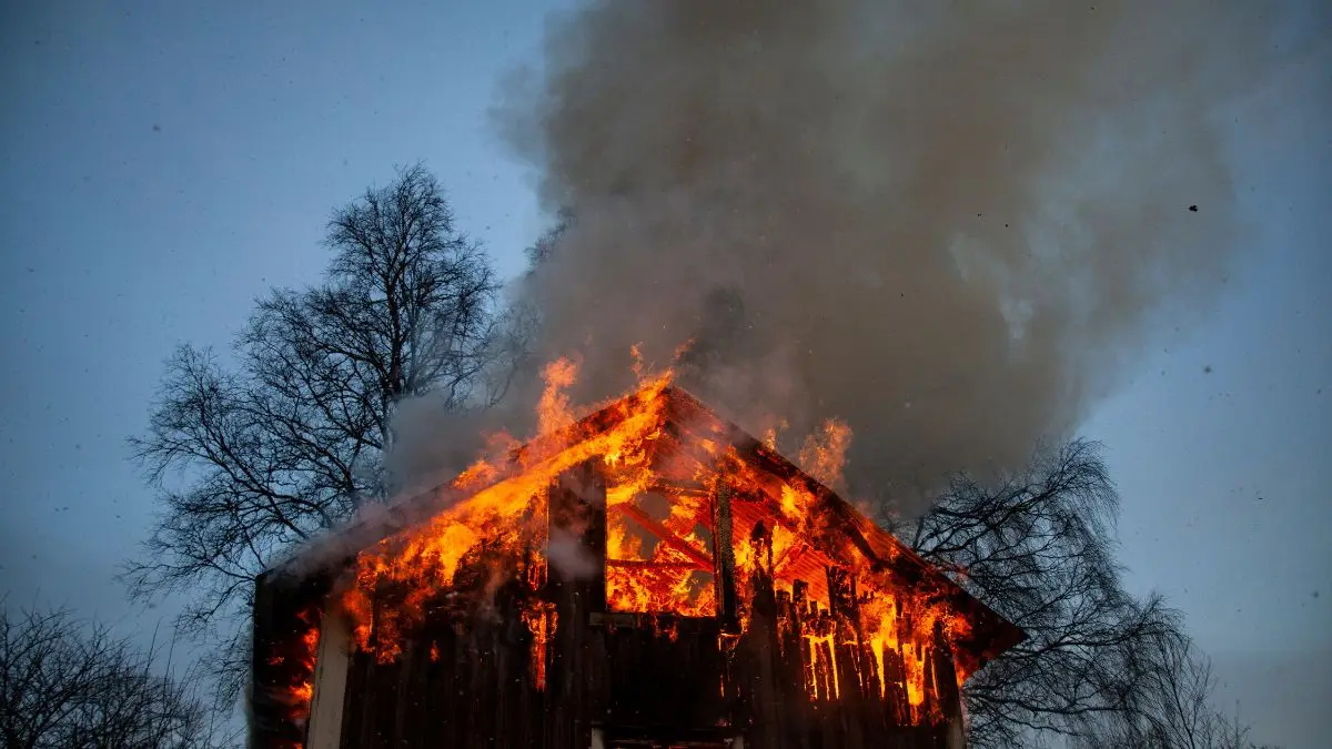 Cincinnati SWAT Team Responds to Massive Fire at East Westwood House ...