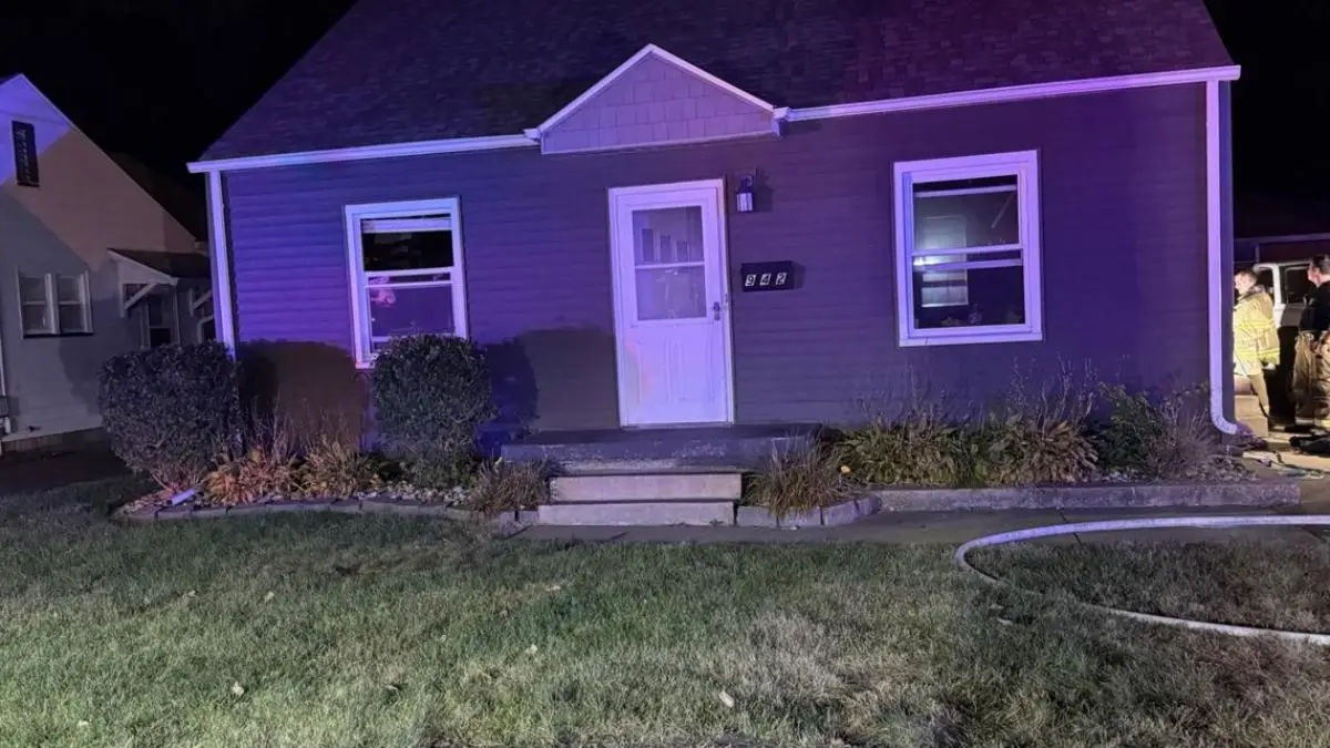 Moline Home Catches Fire Monday Night, Crews Respond - buildlikenew.com