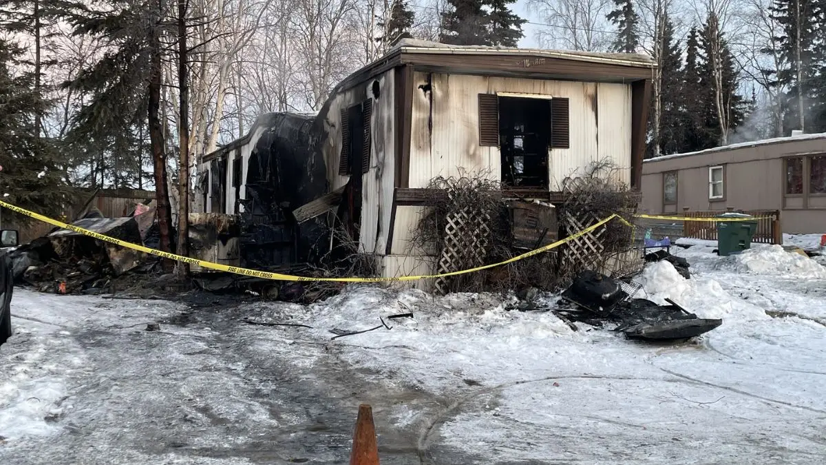 1 Person Killed in Alaska Mobile Home Fire - buildlikenew.com