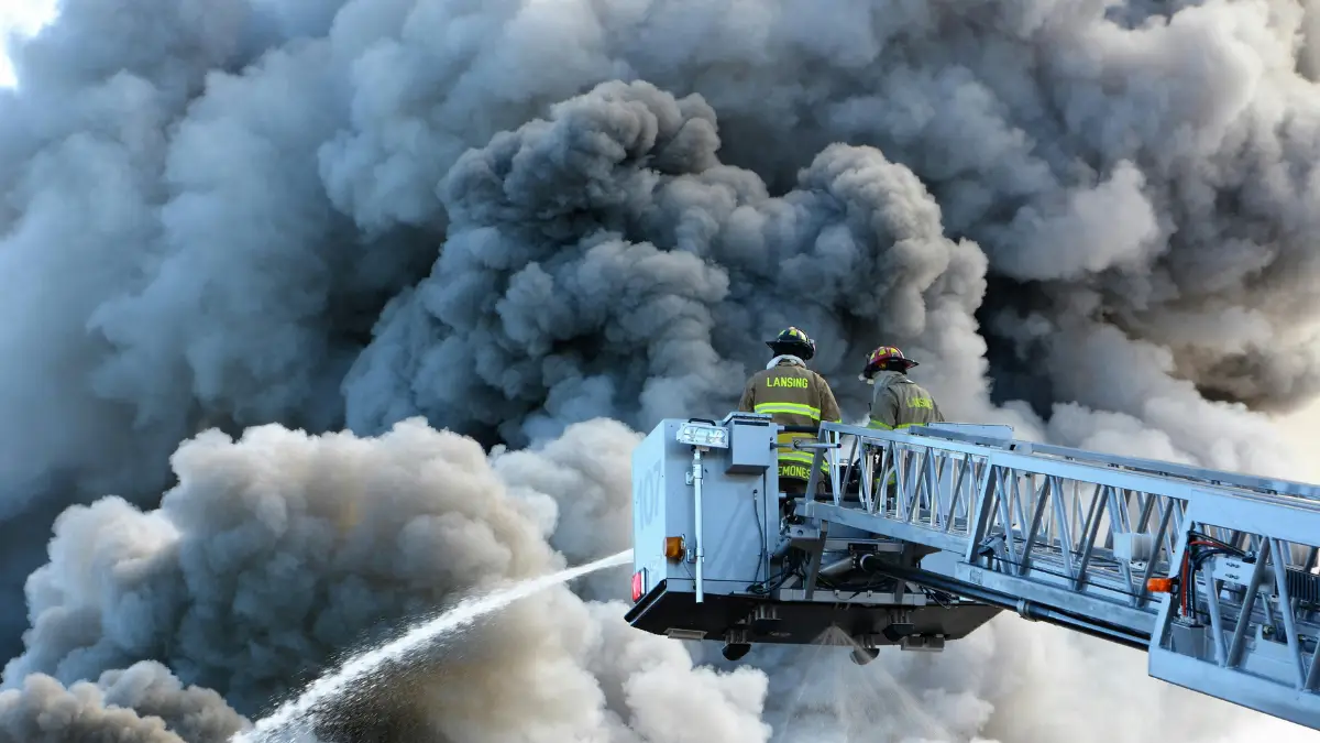2 Dead, 1 Injured in Colorado House Fire Overnight - buildlikenew.com
